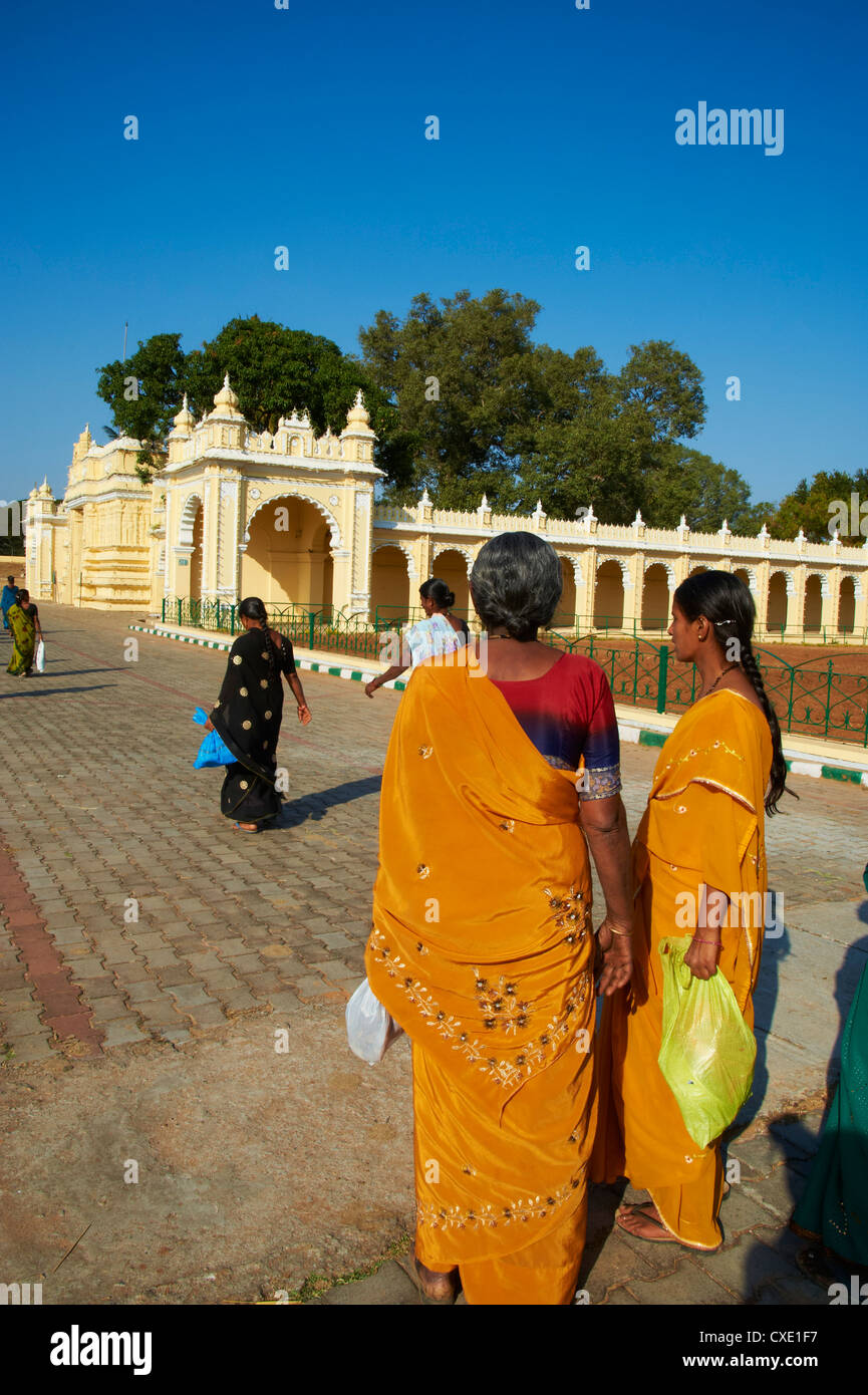 Women in saris, Maharaja's Palace, Mysore, Karnataka, India, Asia Stock ...