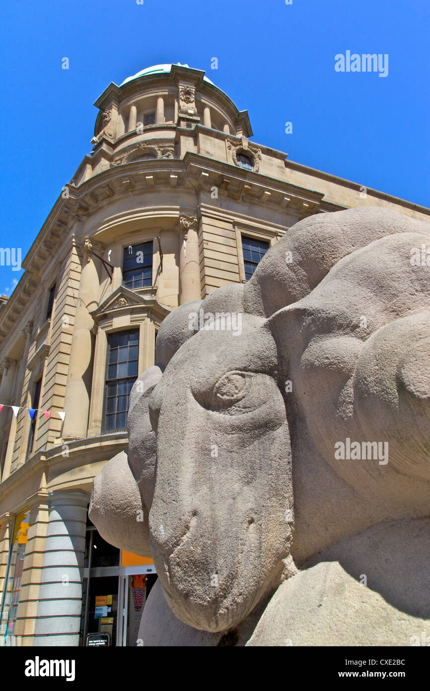 Derby ram statue hi-res stock photography and images - Alamy