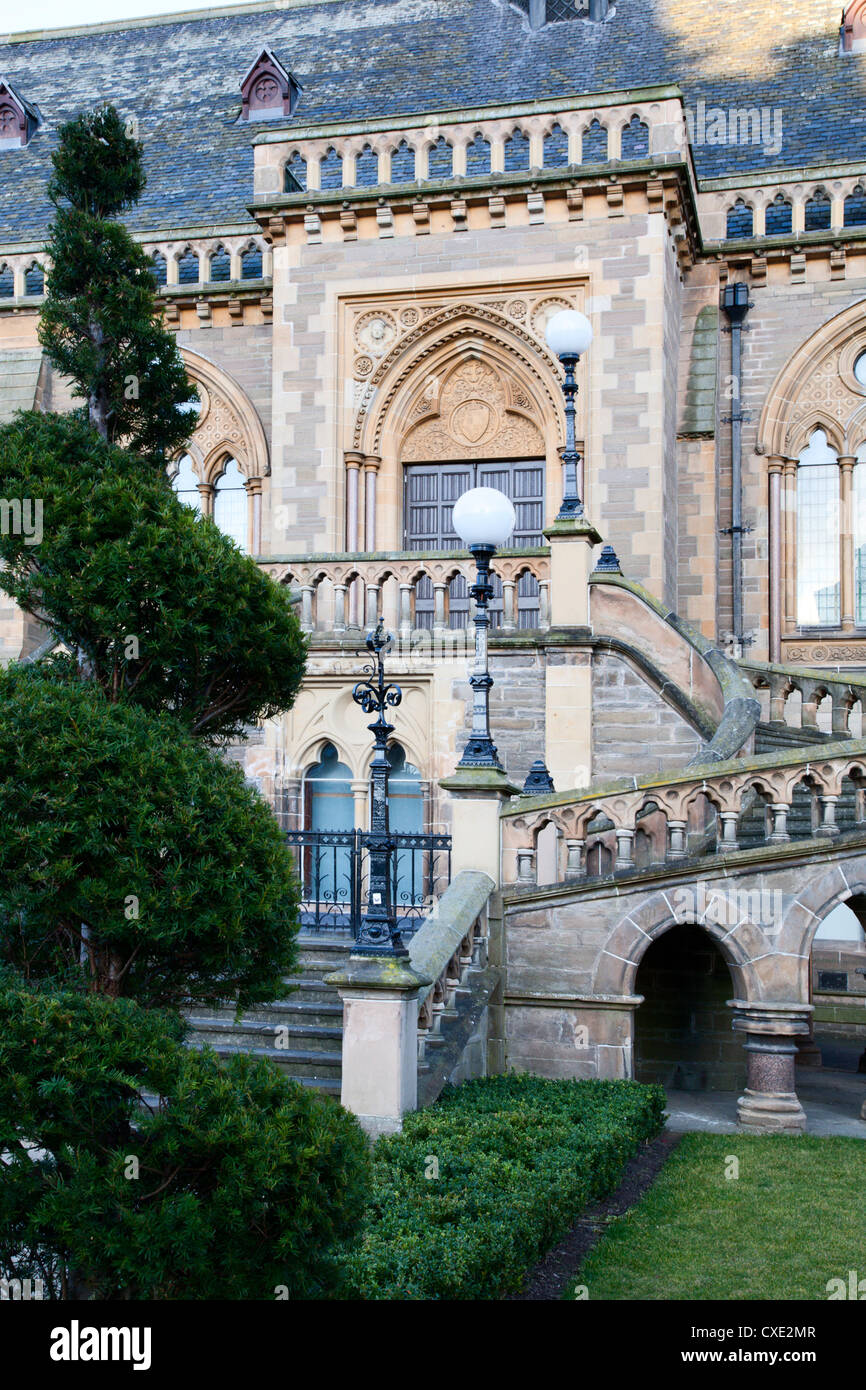 Mcmanus museum dundee hi-res stock photography and images - Alamy