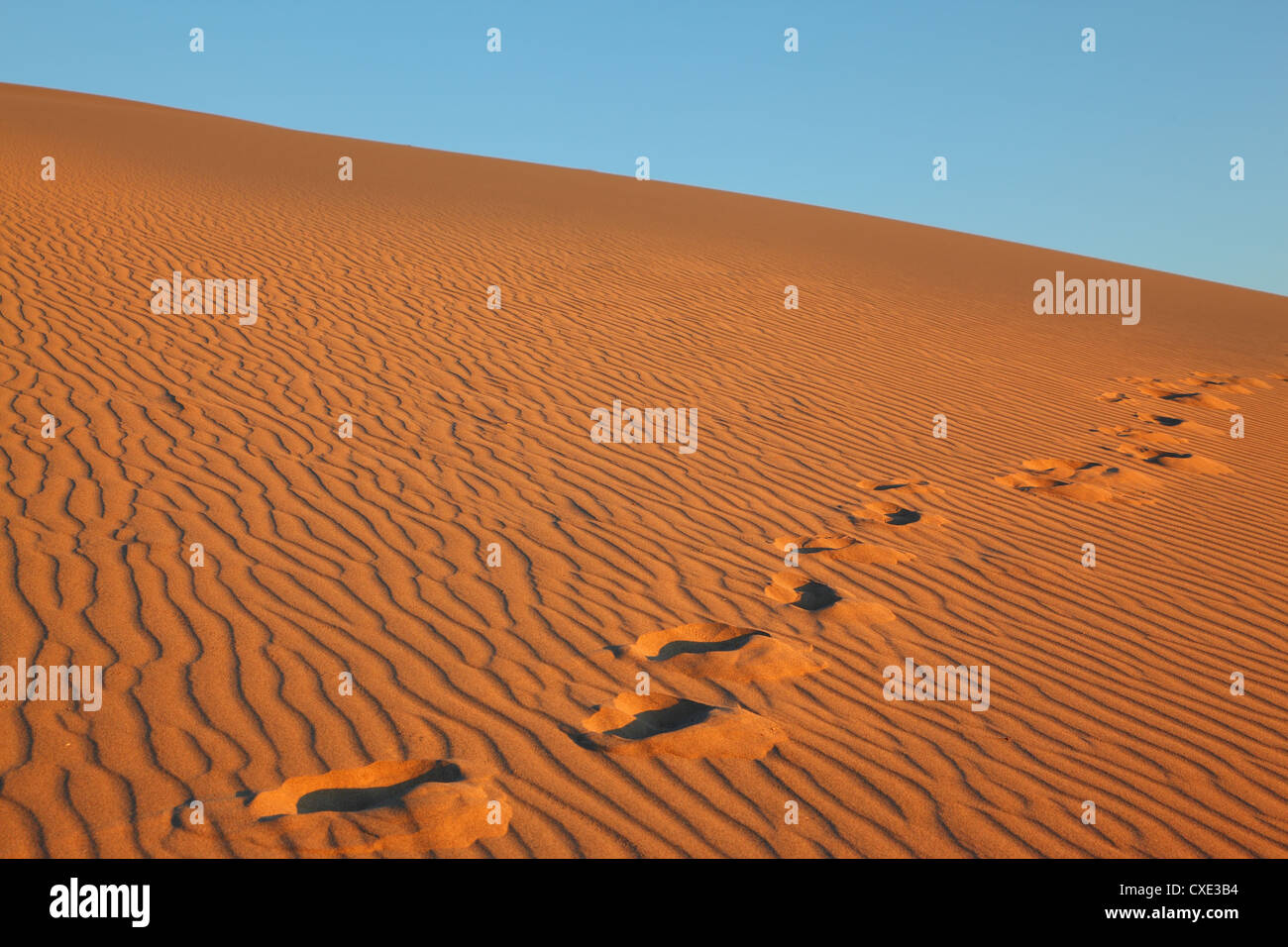 Wave marks hi-res stock photography and images - Alamy