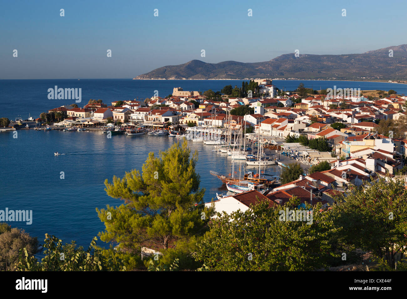 Samos harbour hi-res stock photography and images - Alamy