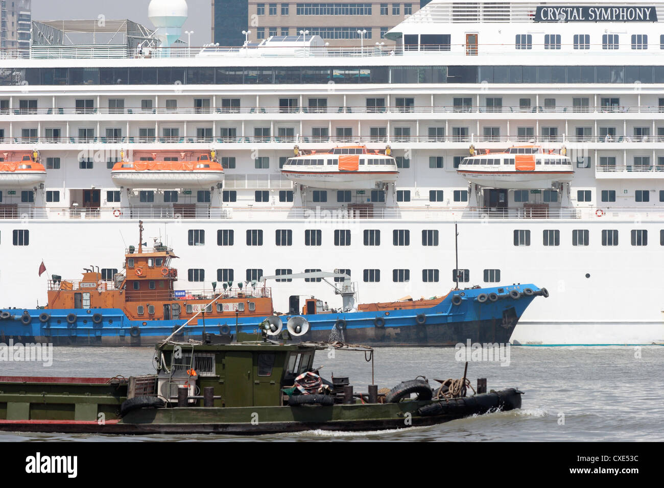 Cargo ship on huangpu hi-res stock photography and images - Alamy