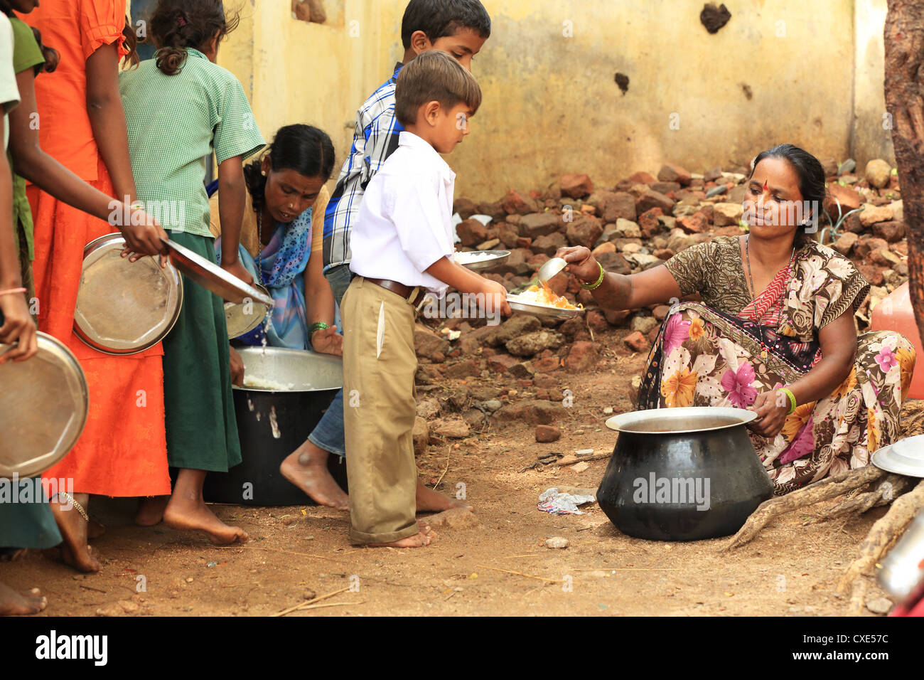 Poor children eating hi-res stock photography and images - Alamy