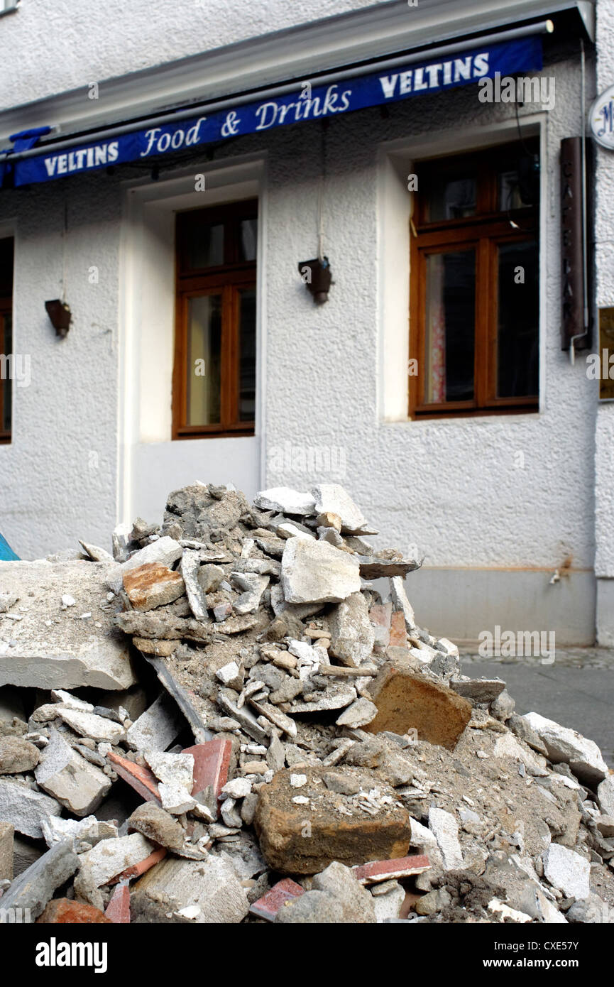 Berlin, rubble outside a restaurant Stock Photo - Alamy