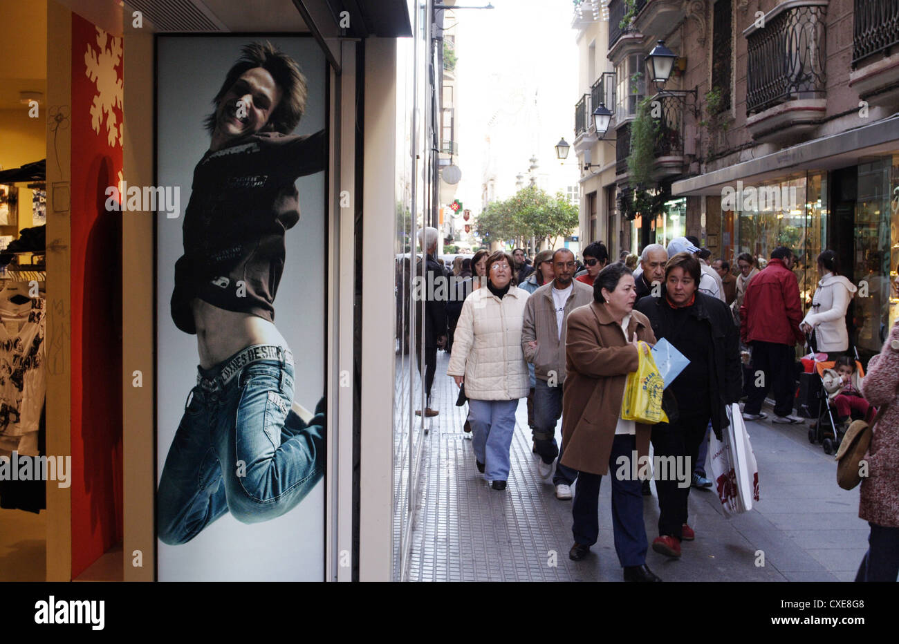 Shopping street cadiz andalusia spain hi-res stock photography and ...