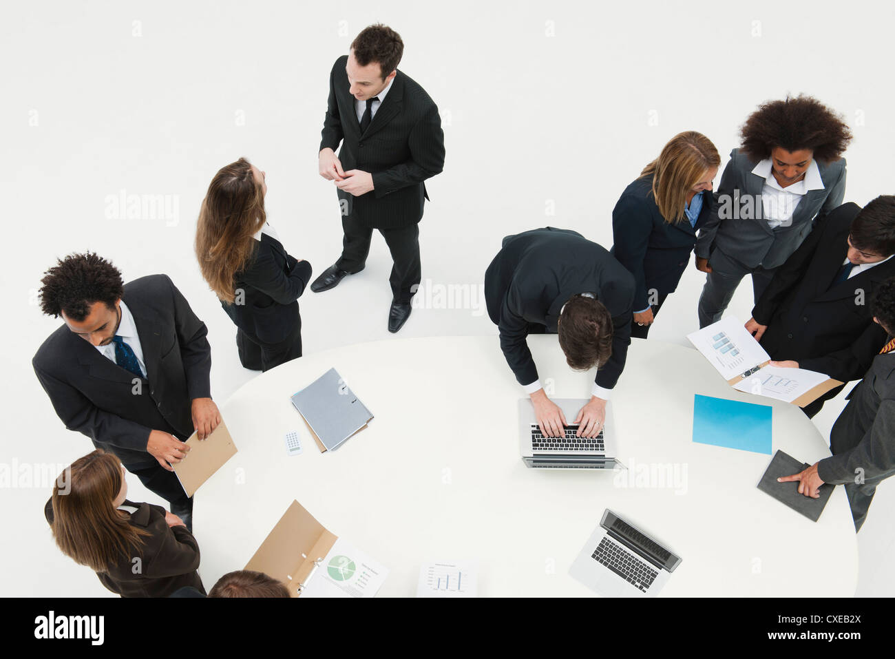 People in meetings from above hi-res stock photography and images - Alamy