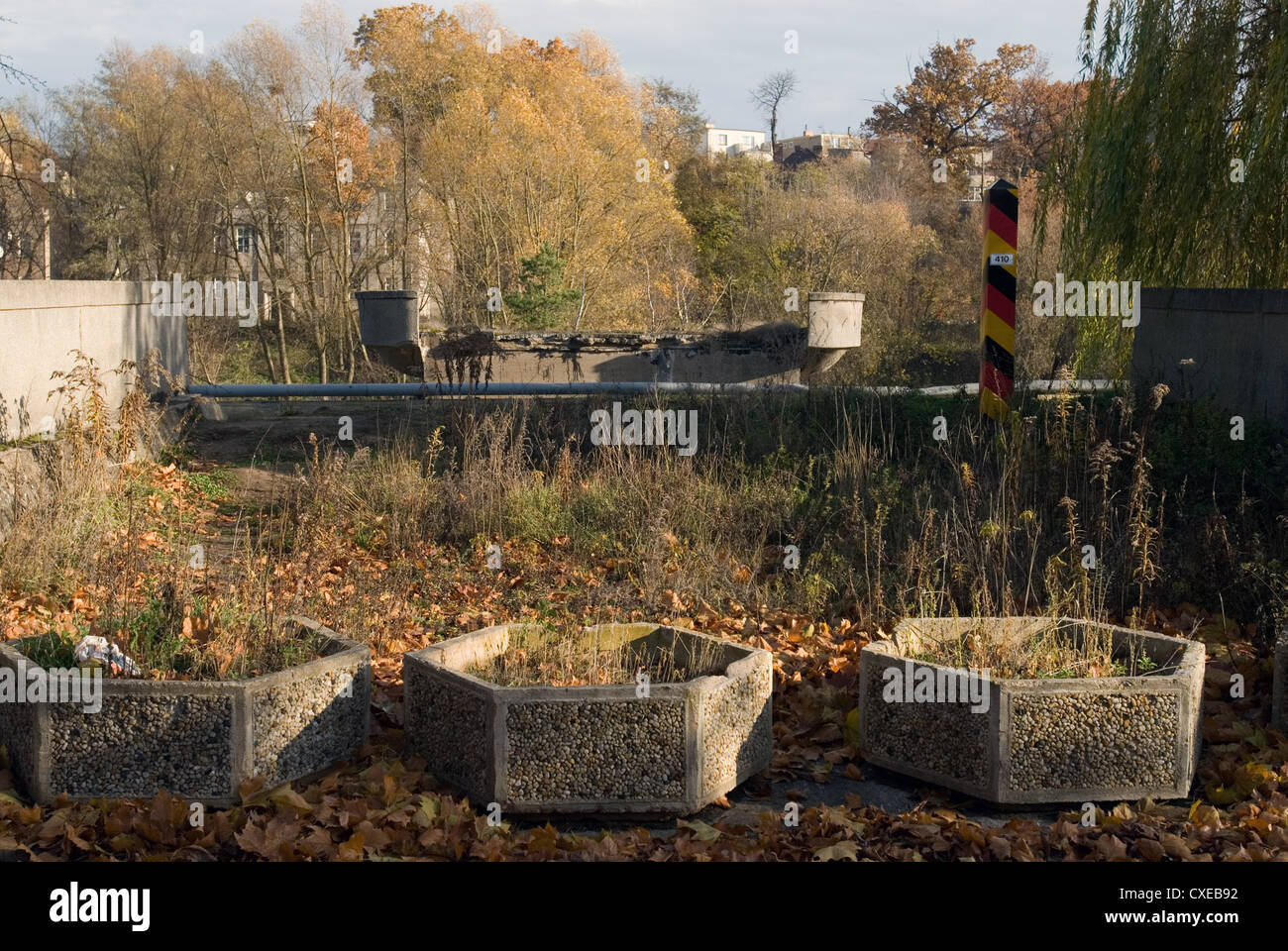 Stone demarcation hi-res stock photography and images - Alamy