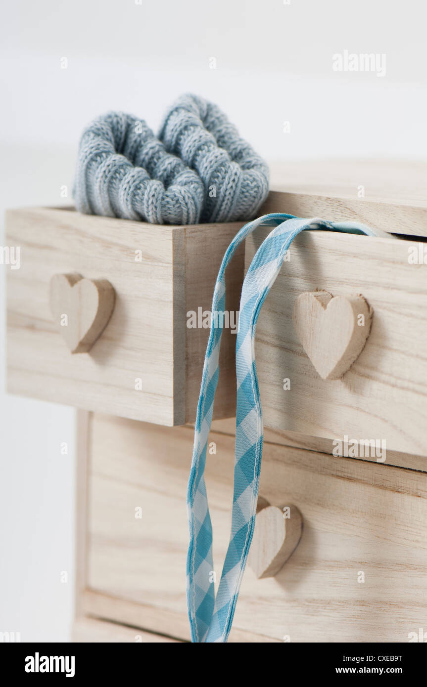 Chest of drawers clothes messy hi-res stock photography and images - Alamy