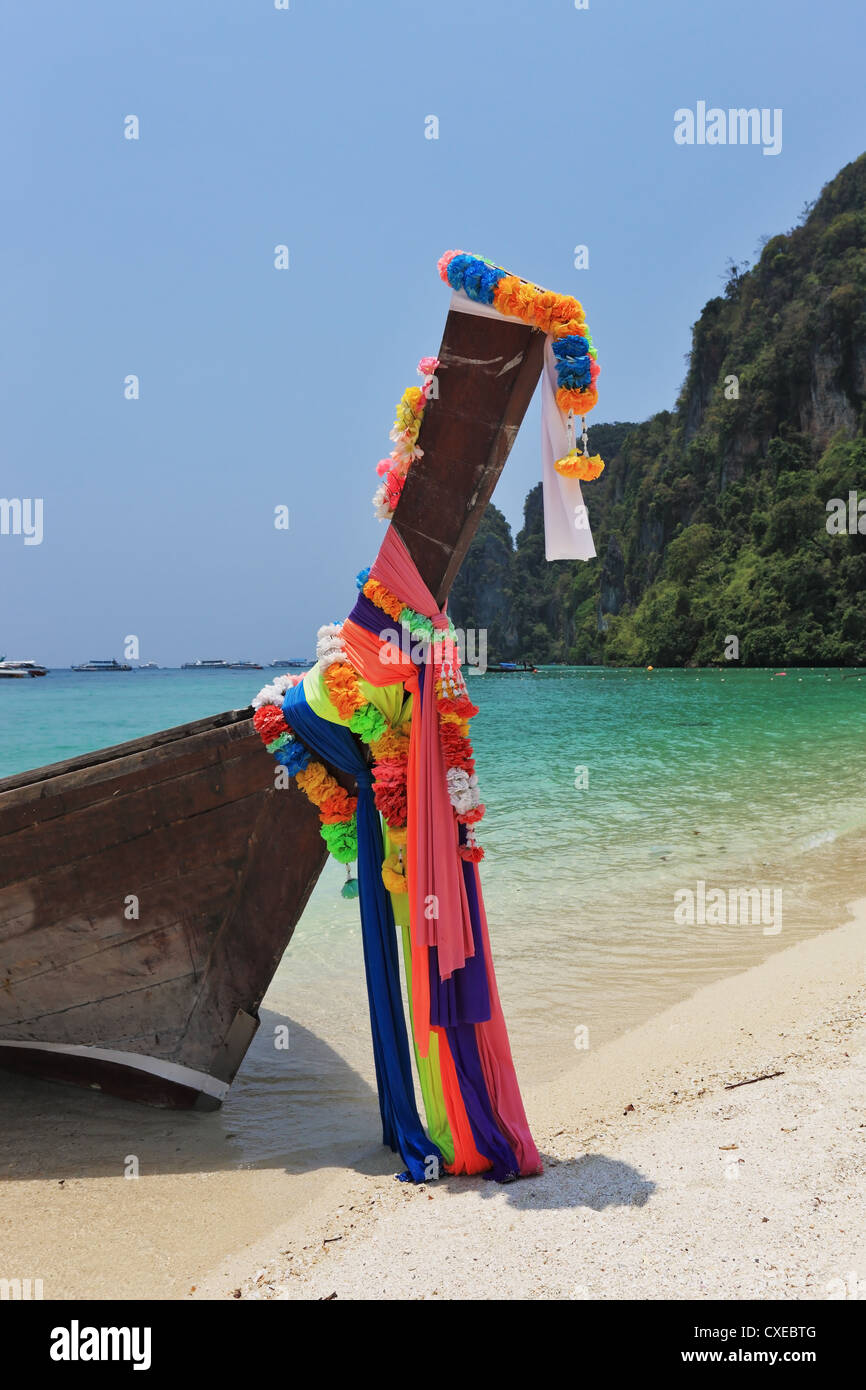 Native fishing boat hi-res stock photography and images - Alamy