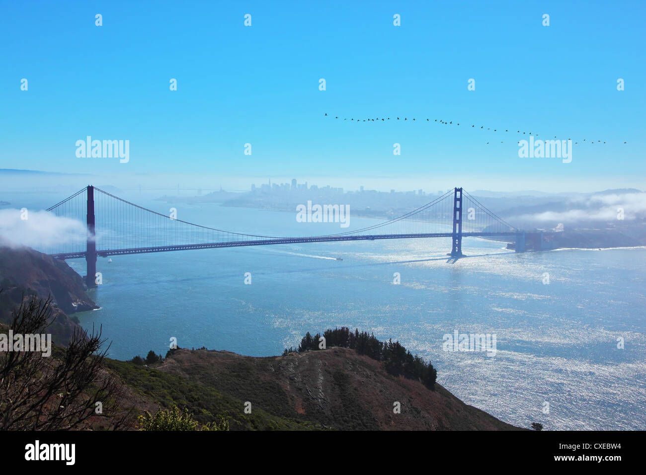 Foggy golden gate bridge image hi-res stock photography and images - Alamy