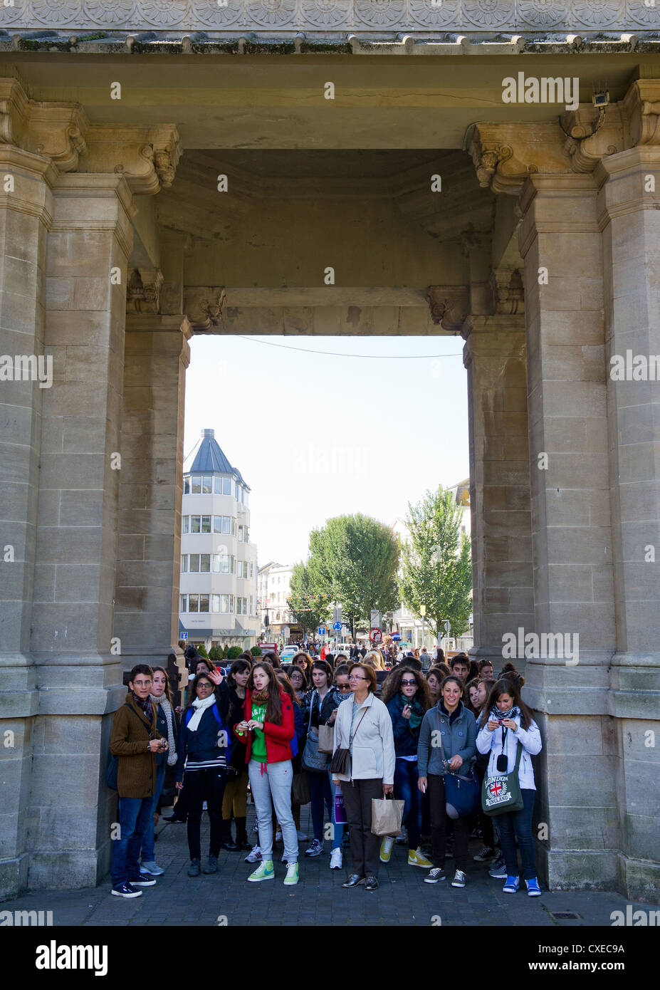 Foreign people hi-res stock photography and images - Alamy