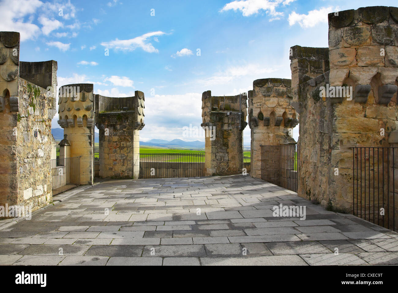 Palace architecture platform hi-res stock photography and images - Alamy