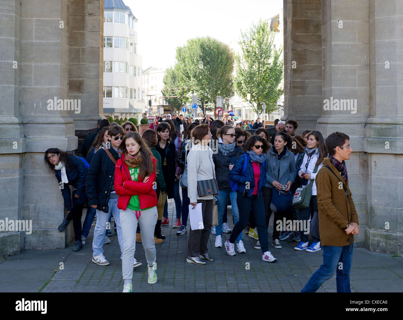 Foreign people hi-res stock photography and images - Alamy