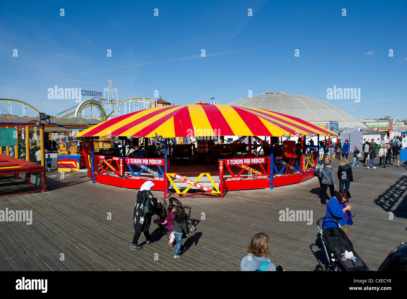 Brighton Pier fairground Stock Photo - Alamy
