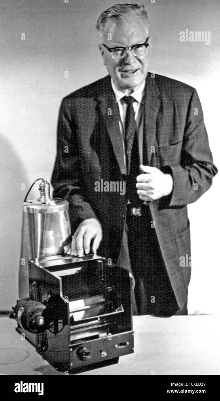 CHESTER FLOYD CARLSON (1906-1968) American inventor with his first ...