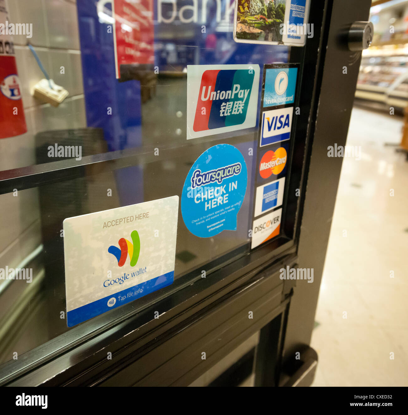 Google wallet hi-res stock photography and images - Alamy
