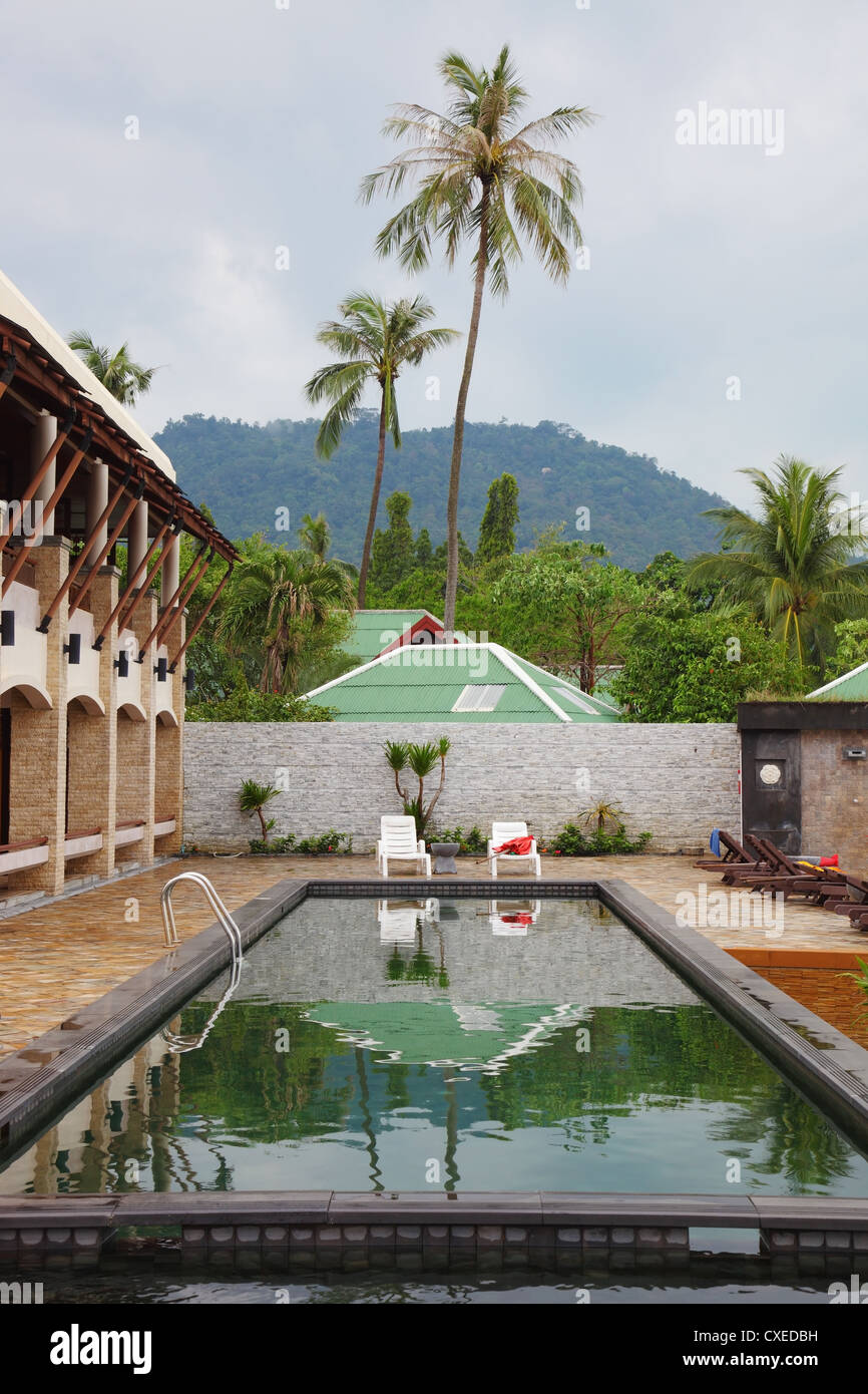 Mirror water hi-res stock photography and images - Alamy