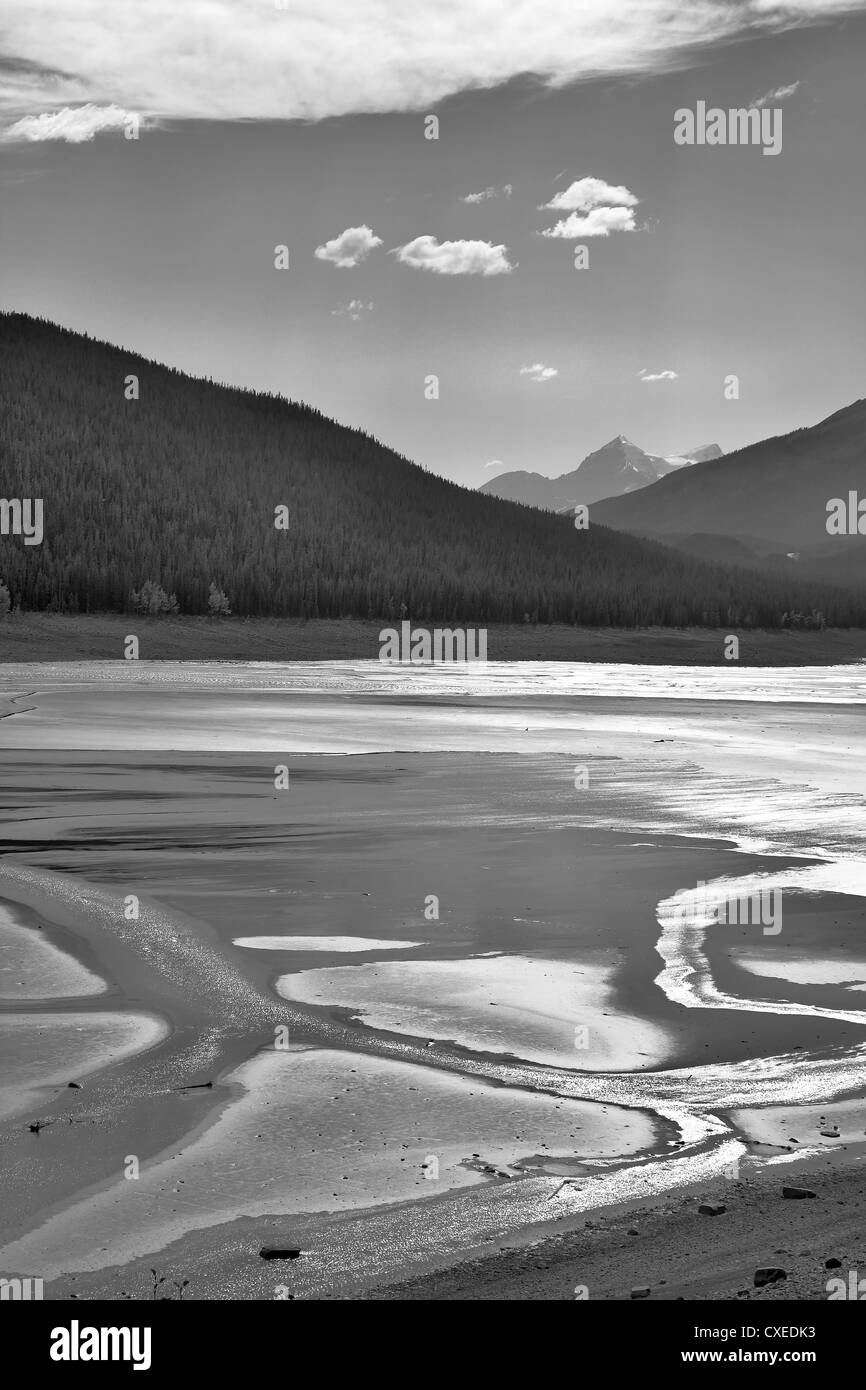 View lake mountain in Black and White Stock Photos & Images - Alamy