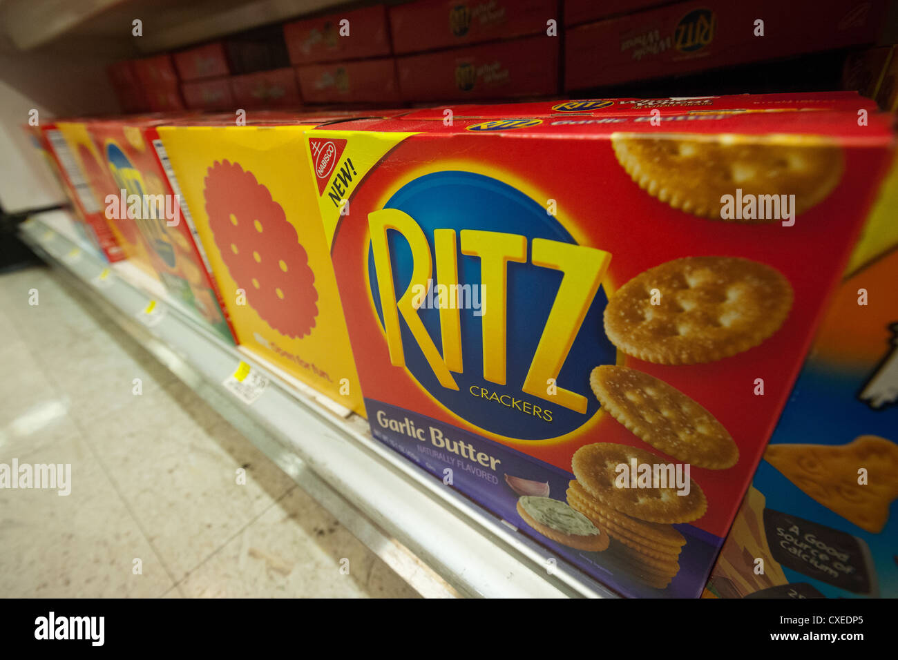 Crackers and packaging hi-res stock photography and images - Alamy