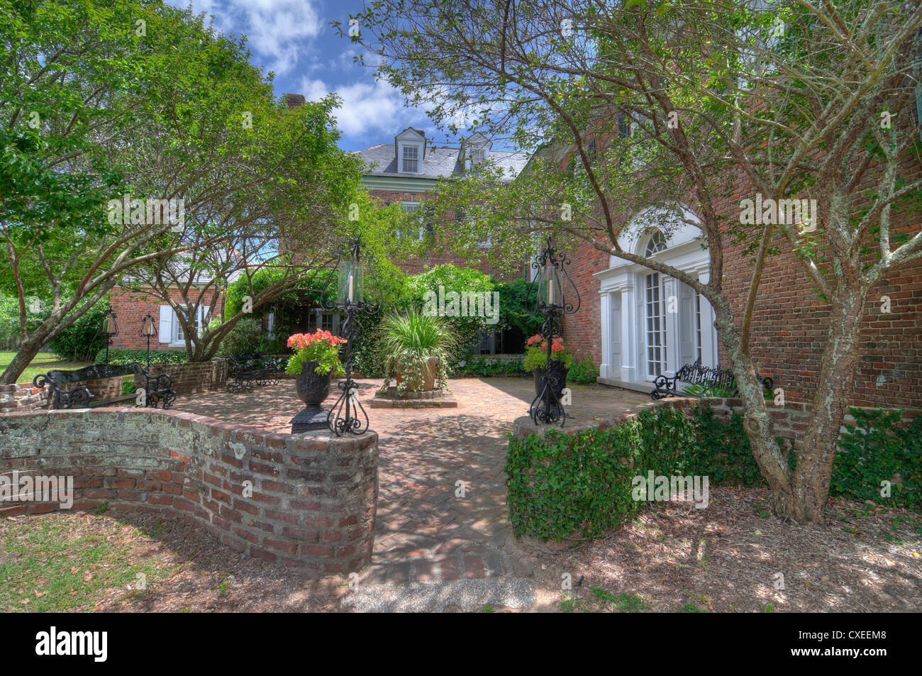 Boone hall plantations and gardens hi-res stock photography and images ...