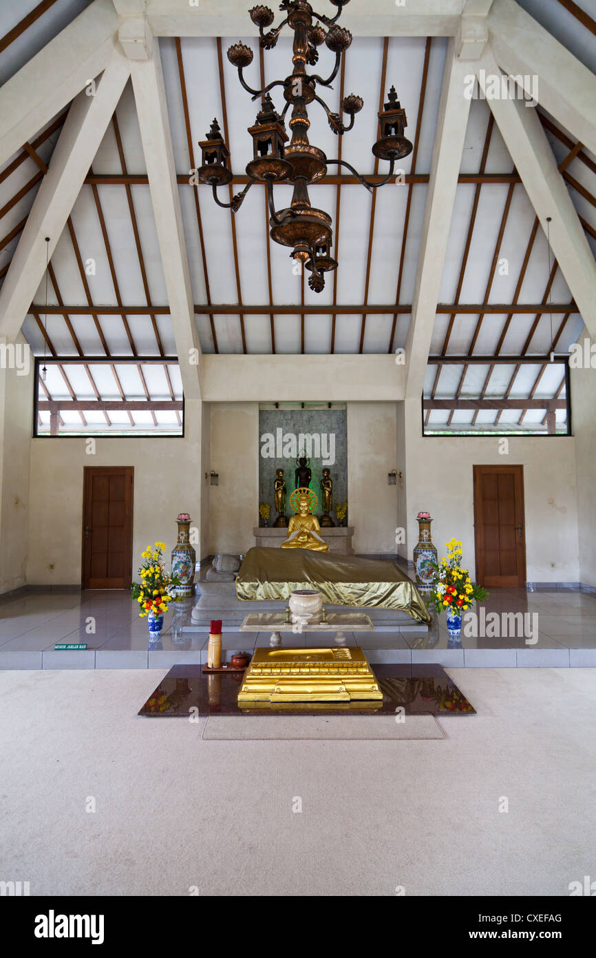 Statues in the Mendut Buddhist Monastery in Indonesia Stock Photo - Alamy