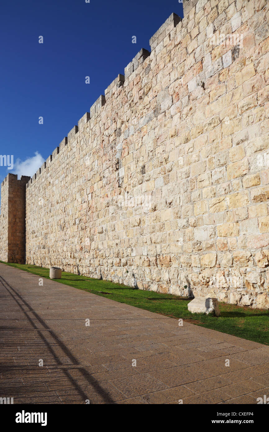 Ancient tower walls against hi-res stock photography and images - Alamy