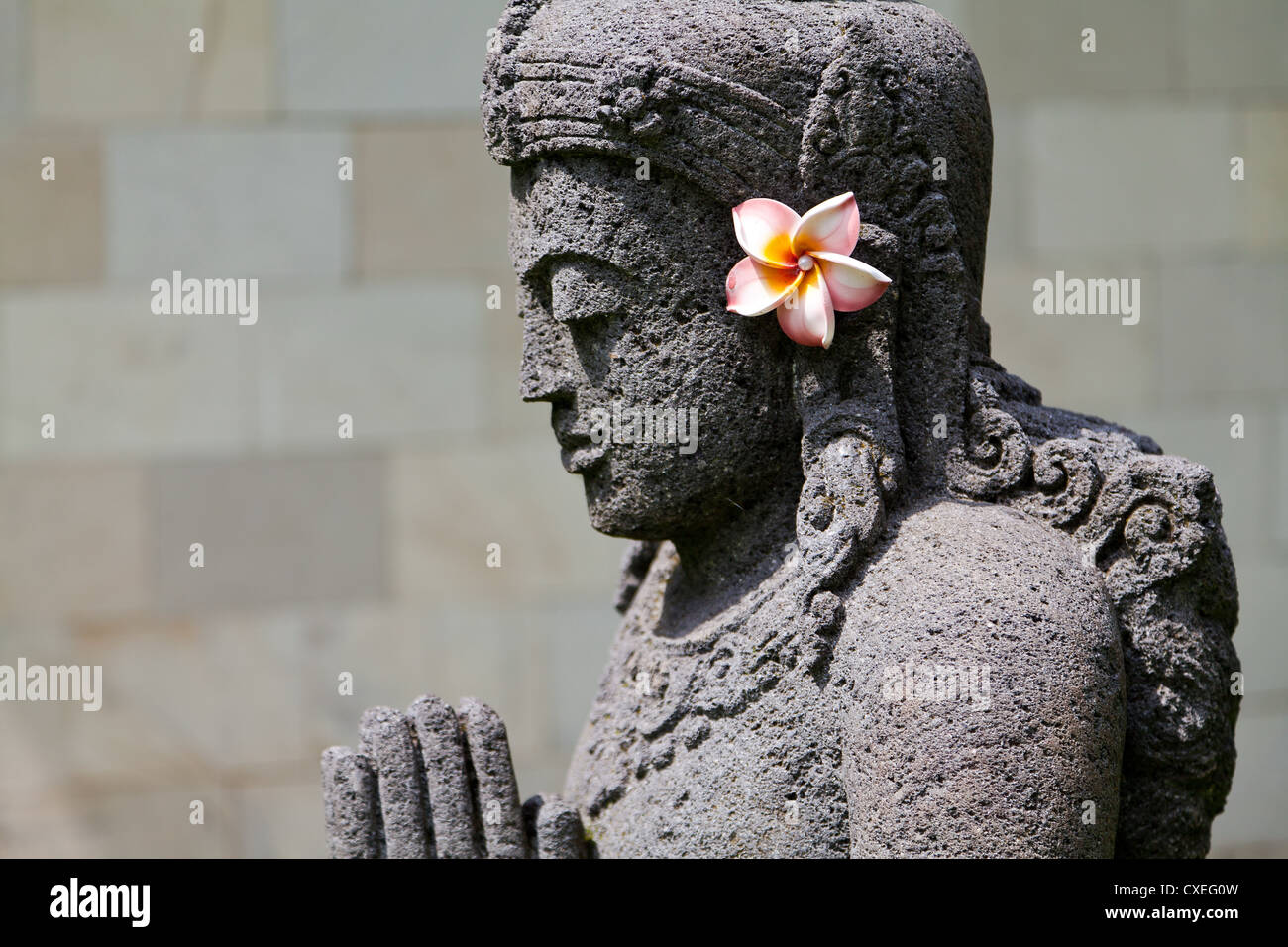 Tempel candi mendut hi-res stock photography and images - Alamy