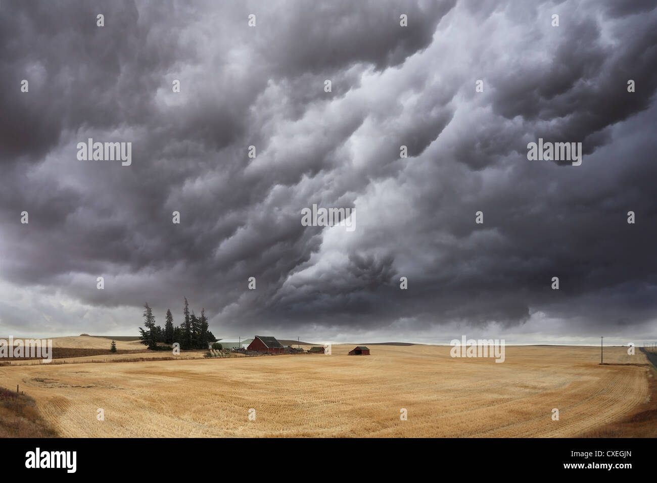 Thundercloud Silhouette High Resolution Stock Photography and Images ...