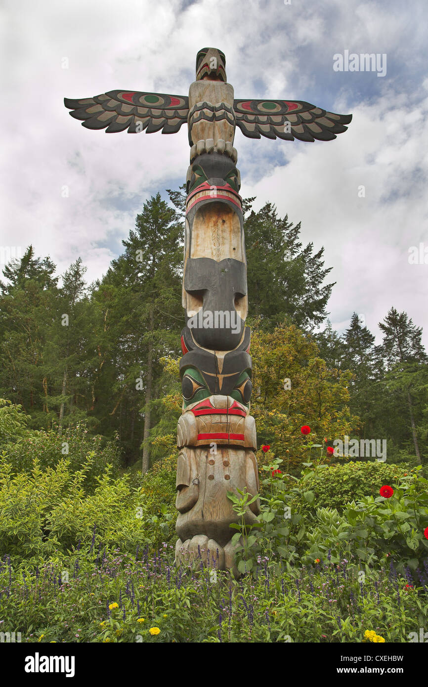 Totem tribe hi-res stock photography and images - Alamy