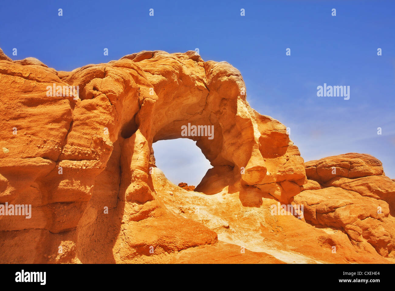 Red stone arch hi-res stock photography and images - Alamy