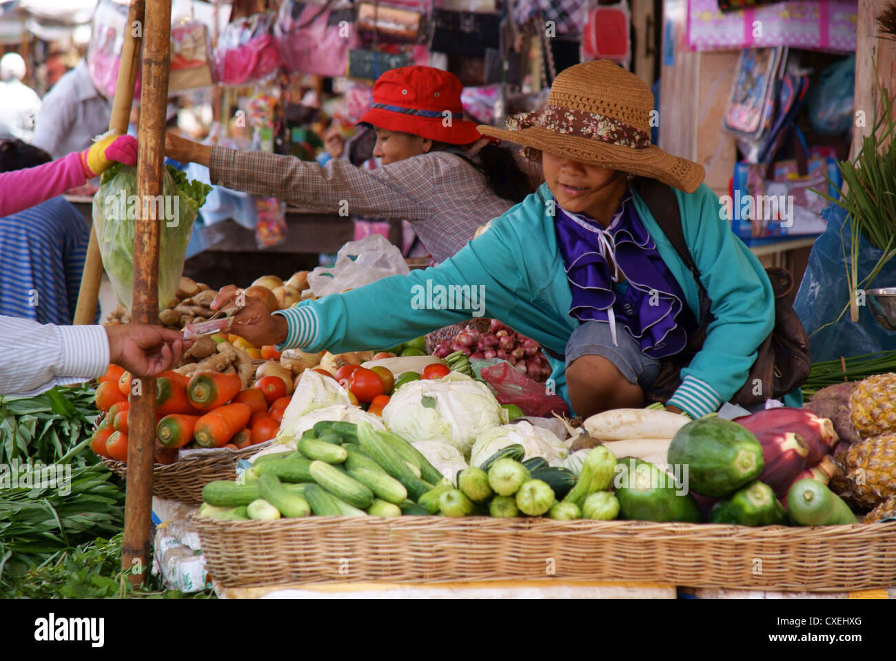 Wet Market trading Stock Photo - Alamy