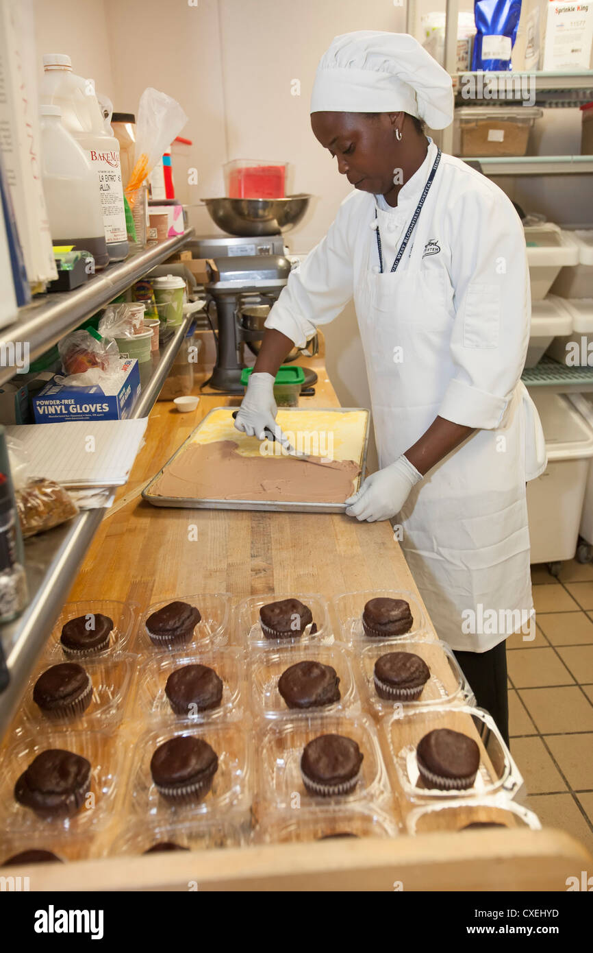Cake hospital patients hi-res stock photography and images - Alamy