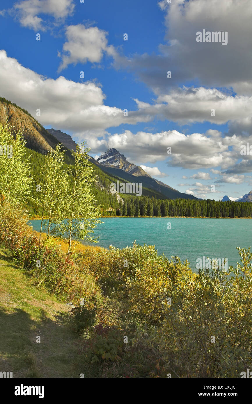 Grey lake hi-res stock photography and images - Alamy