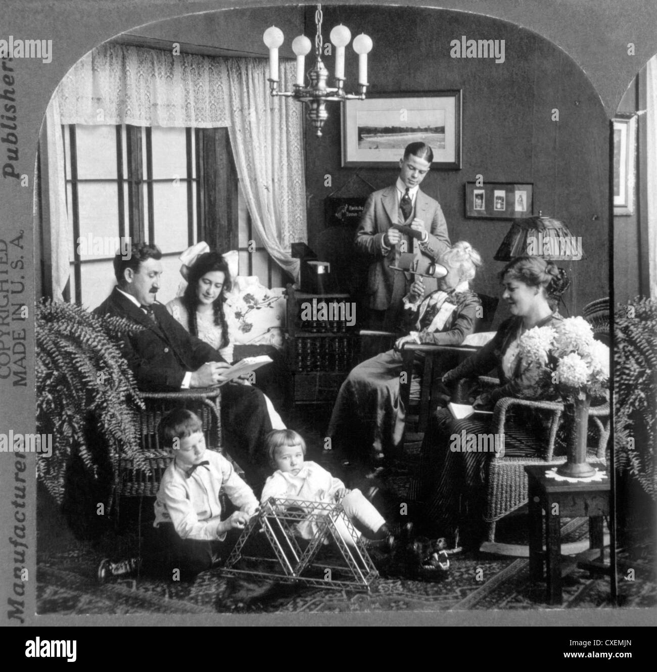 Family Retro High Resolution Stock Photography and Images - Alamy