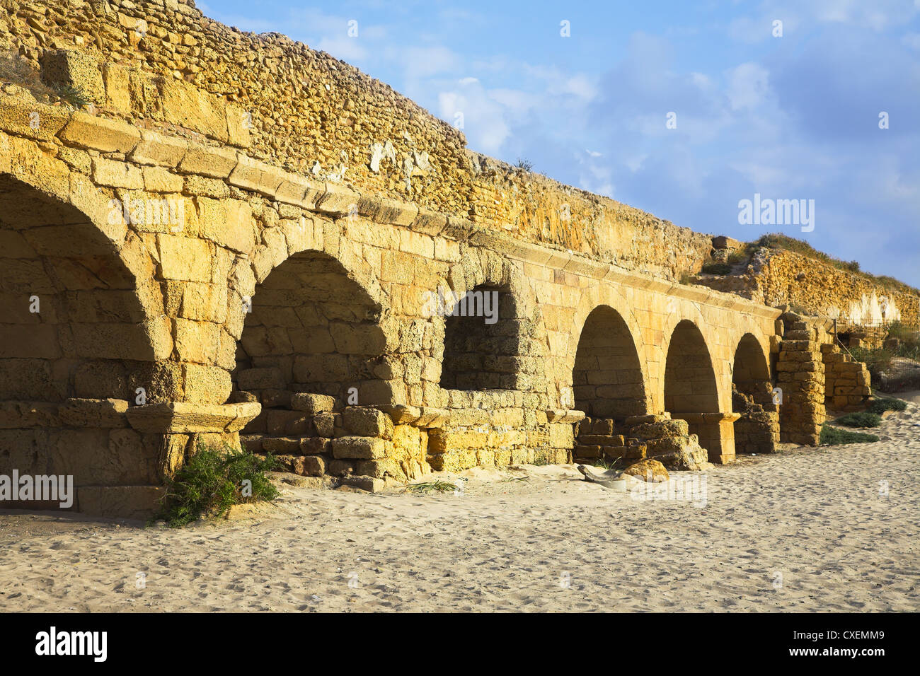 Roman aqueduct caesarea israel hi-res stock photography and images - Alamy