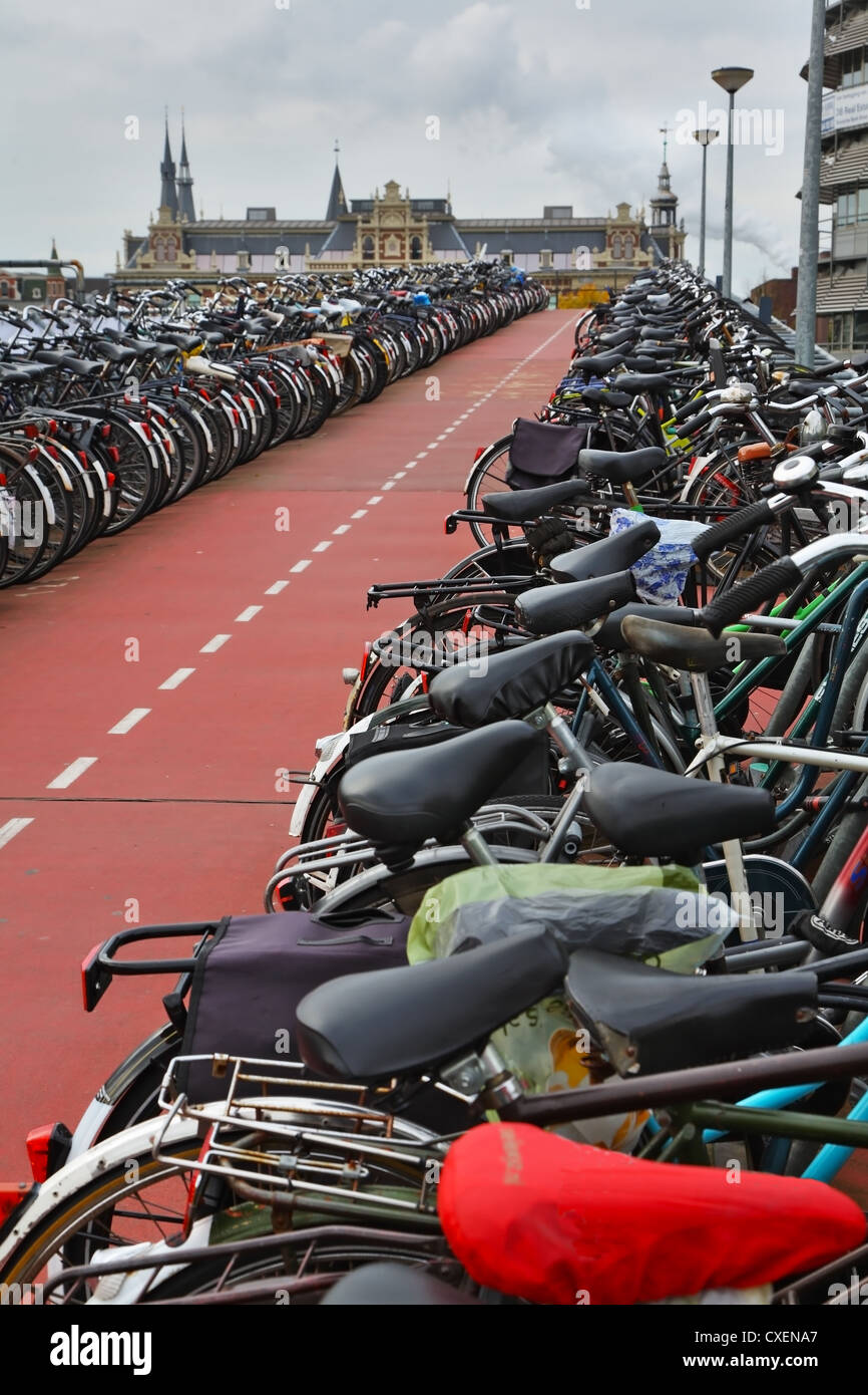 Bike lane parking hi-res stock photography and images - Alamy