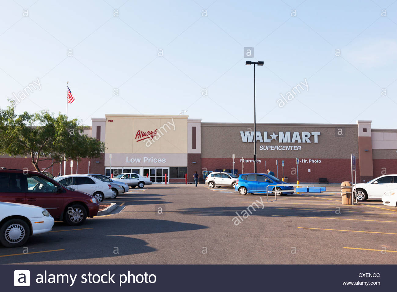Wal Mart Supercenter High Resolution Stock Photography and Images - Alamy