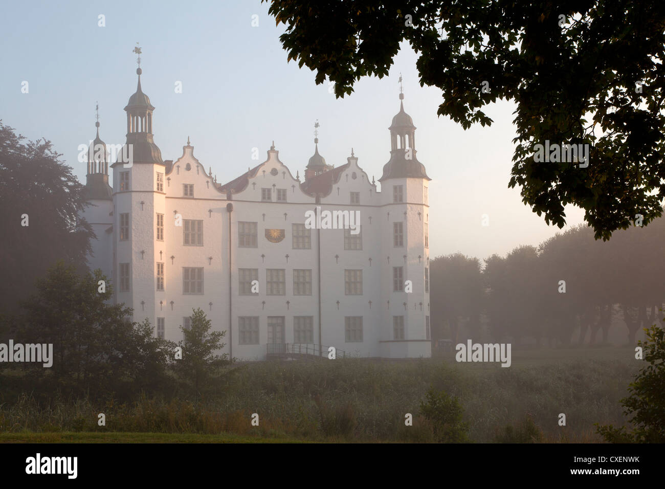 Schloss ahrensburg hi-res stock photography and images - Alamy