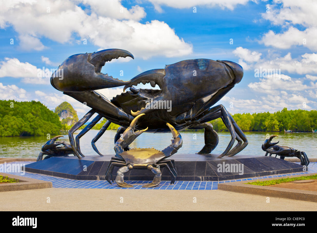 Crab statue hi-res stock photography and images - Alamy