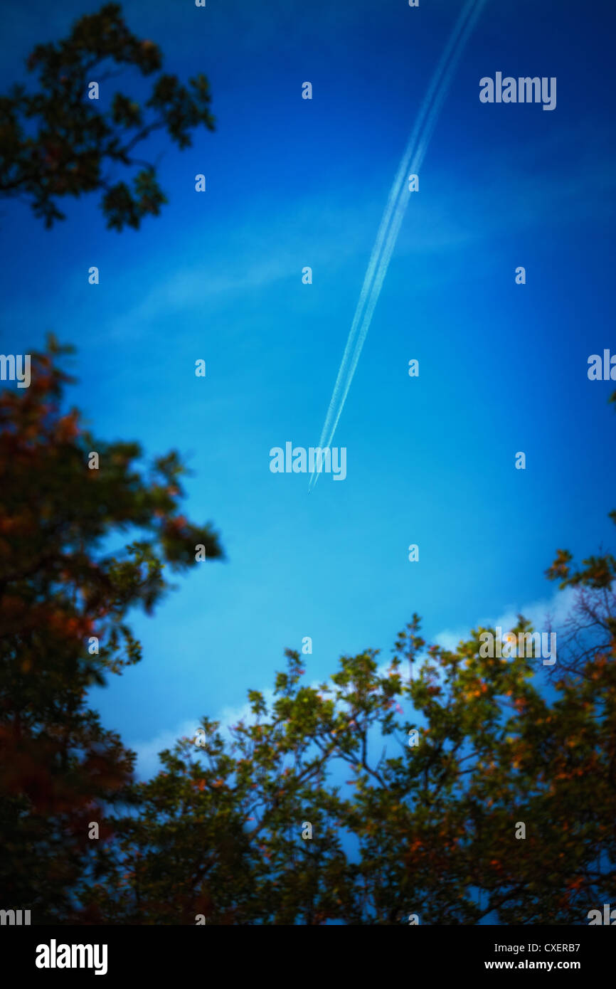 Airplane trace hi-res stock photography and images - Alamy