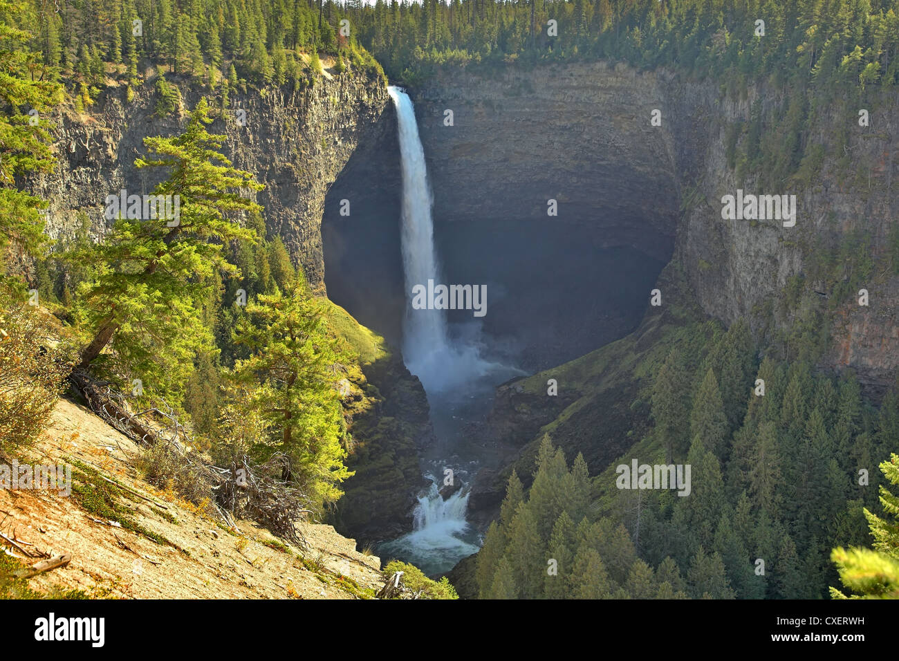 Cascade falls hi-res stock photography and images - Alamy