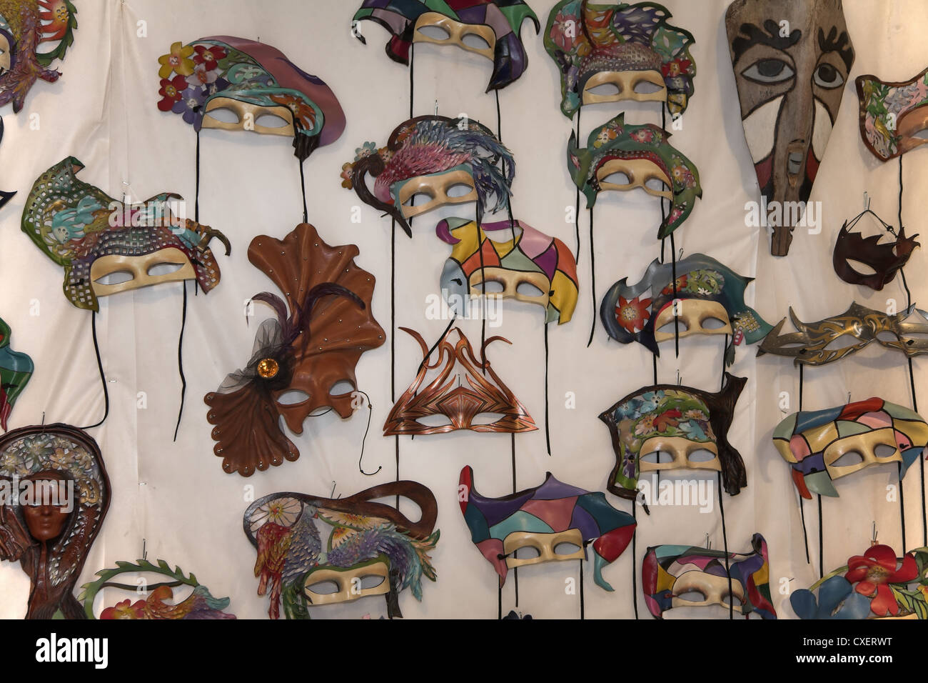 Carnival masks hi-res stock photography and images - Alamy