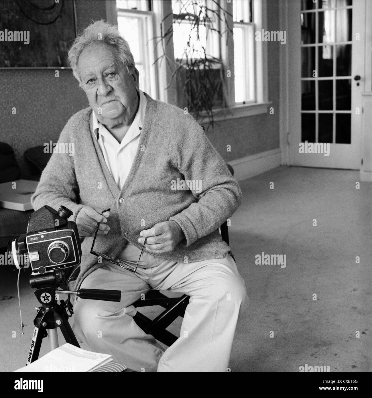 82 photographer hi-res stock photography and images - Alamy