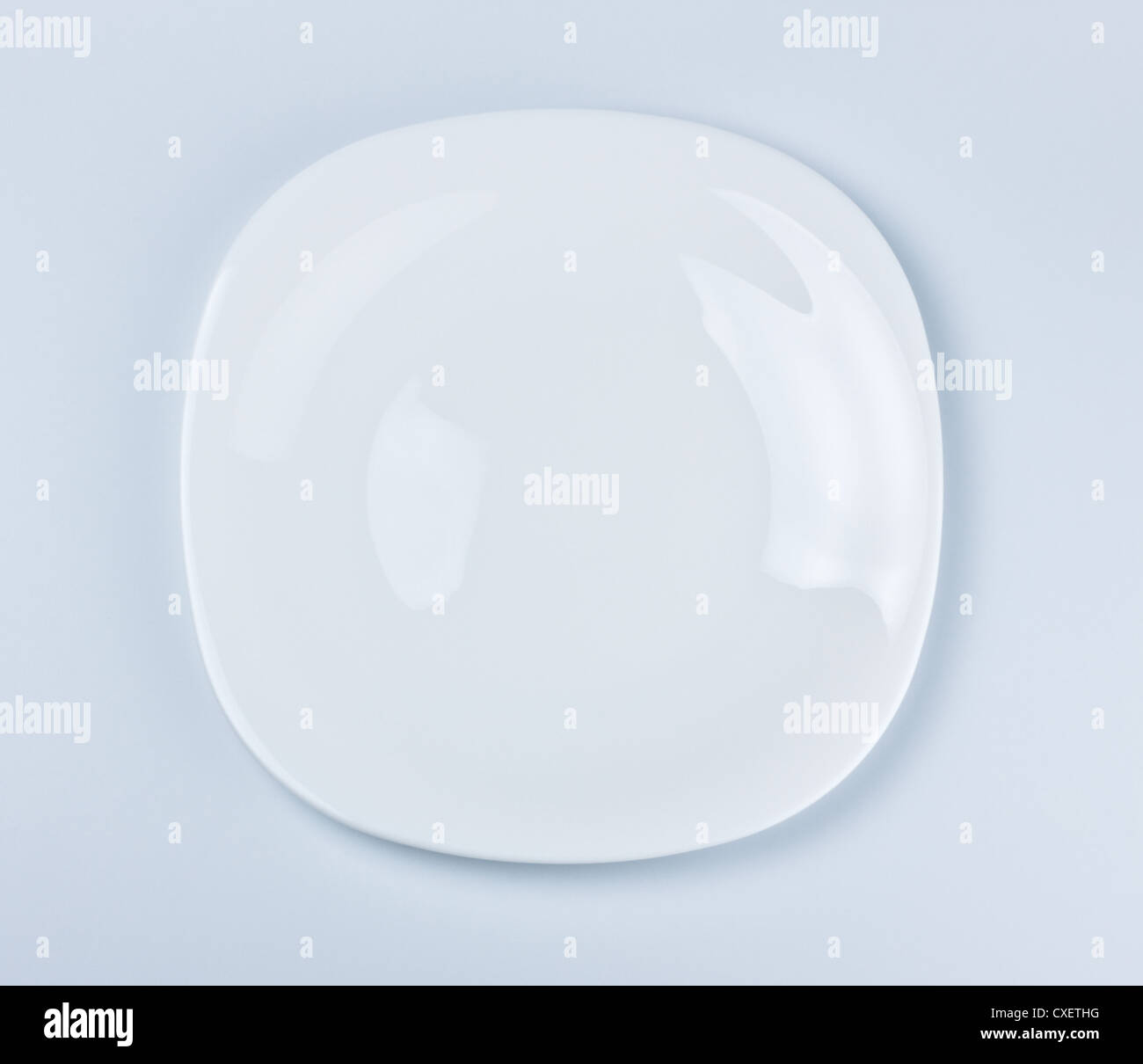 empty white dish Stock Photo - Alamy