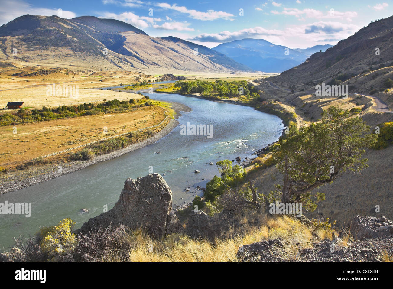 Hills river tree hi-res stock photography and images - Alamy