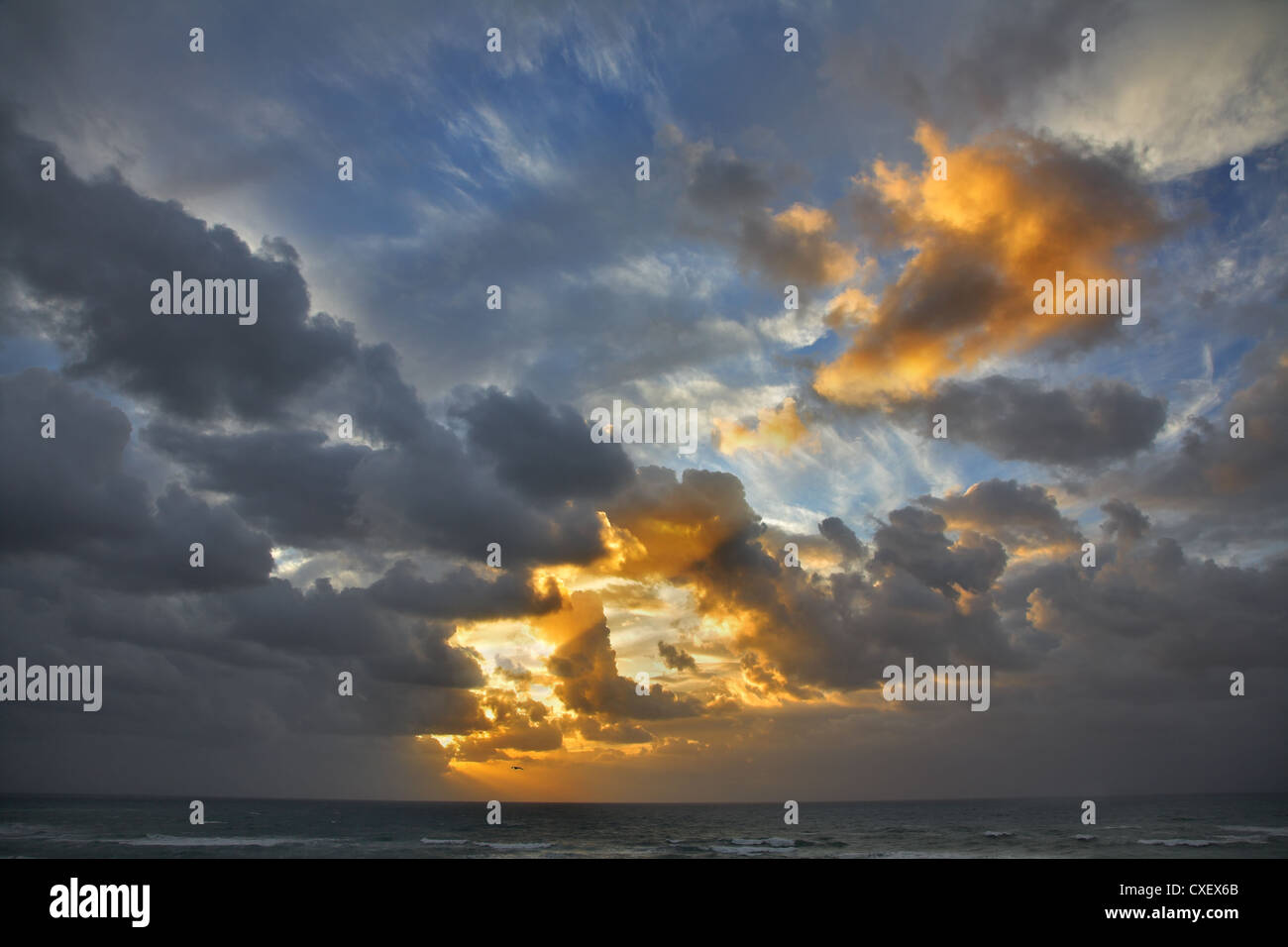 Gold beam hi-res stock photography and images - Alamy