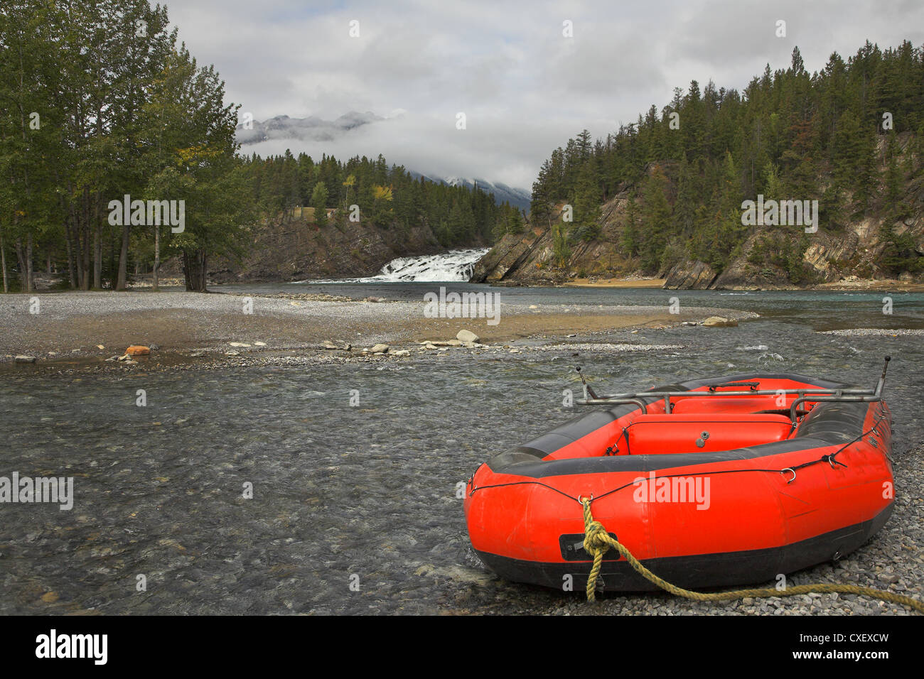 Bright kayaks hi-res stock photography and images - Alamy