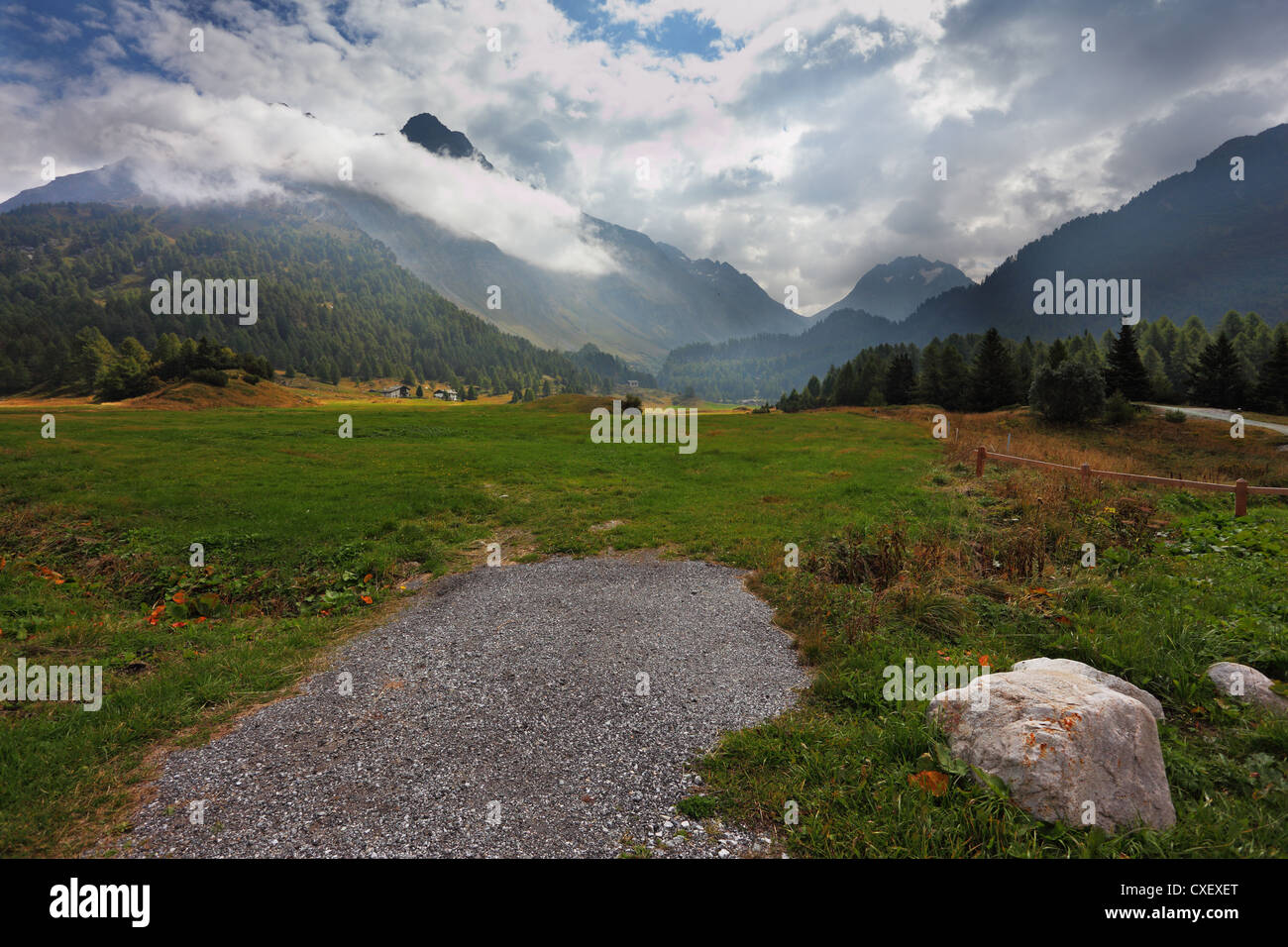 Cloudy day outdoors scene hi-res stock photography and images - Alamy