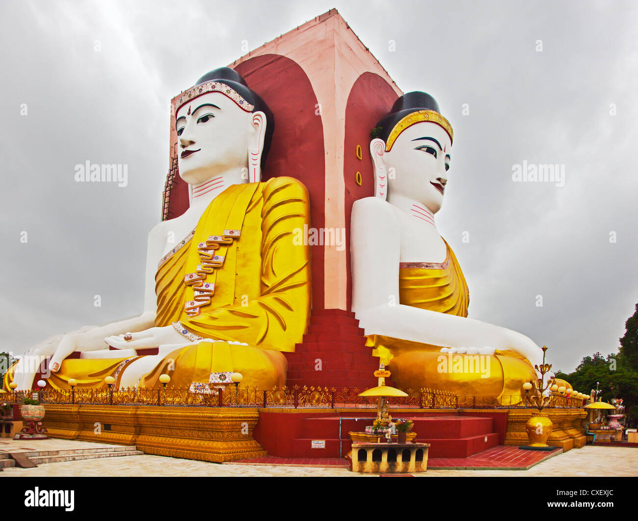 Kyaik pun paya four buddhas hi-res stock photography and images - Alamy