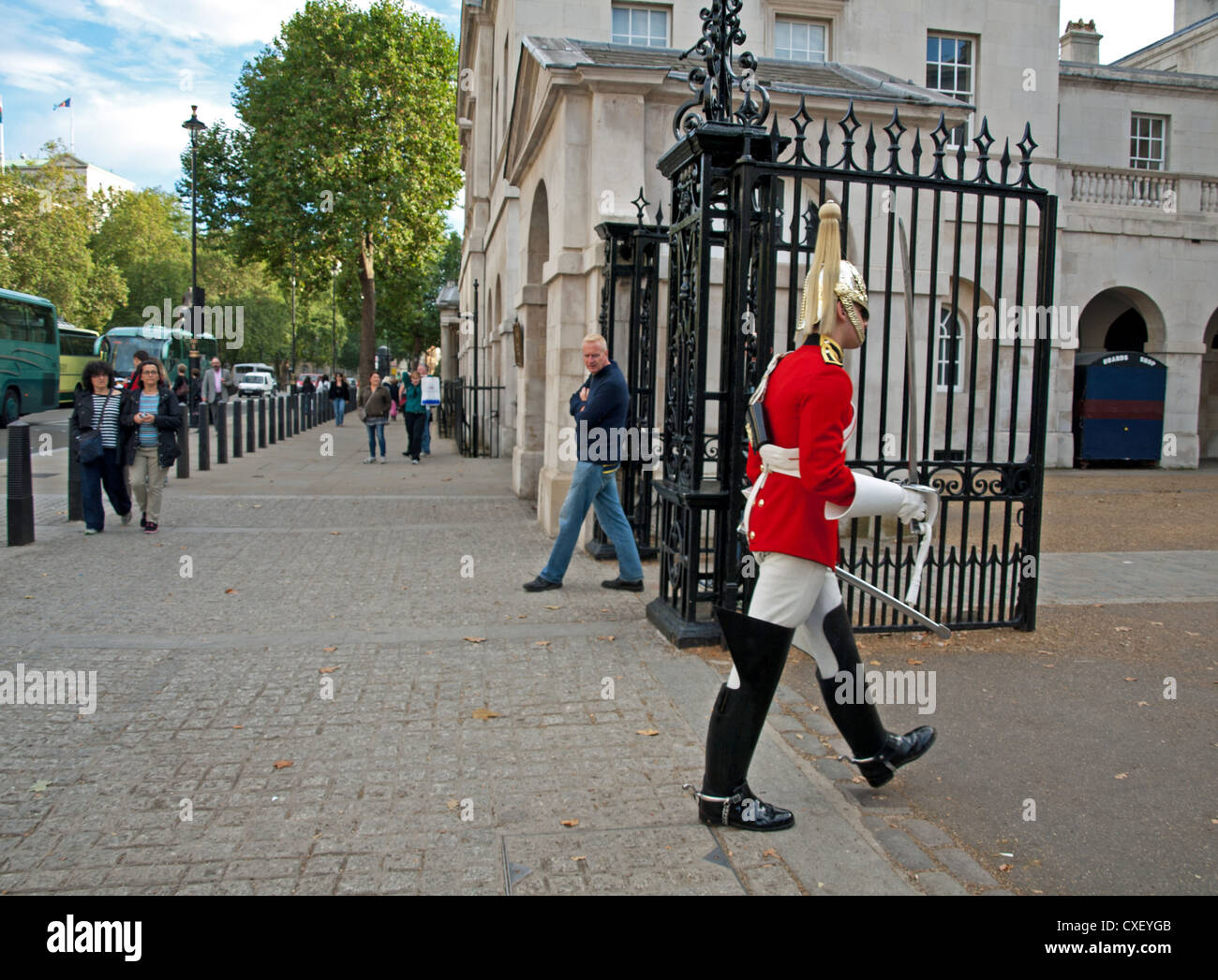British royal guard helmet hi-res stock photography and images - Alamy